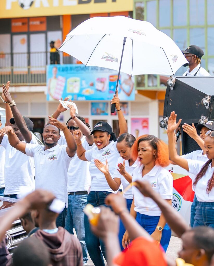 Uruganda rwa Ingufu Gin rukomeje kwishimirwa na benshi mu bitabiriye ...