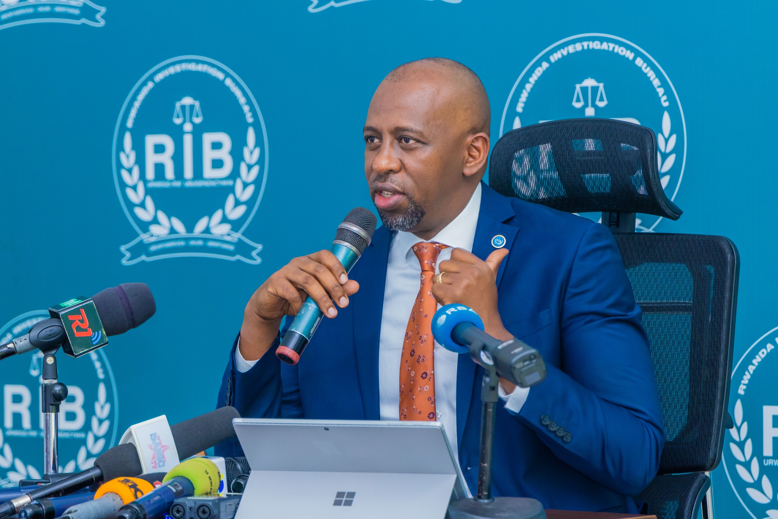 RIB yasabye abanyarwanda kwirinda ababashukisha akazi keza mu mahanga ...