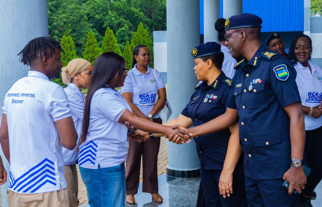 Urubyiruko rw’Abanyarwanda rutuye muri Afurika y’Epfo rwasuye icyicaro ...